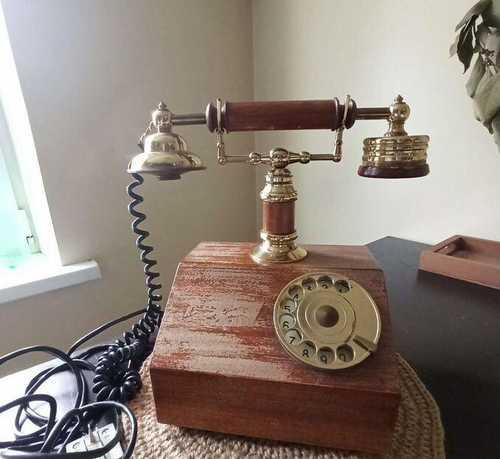 Советский телефон ретро