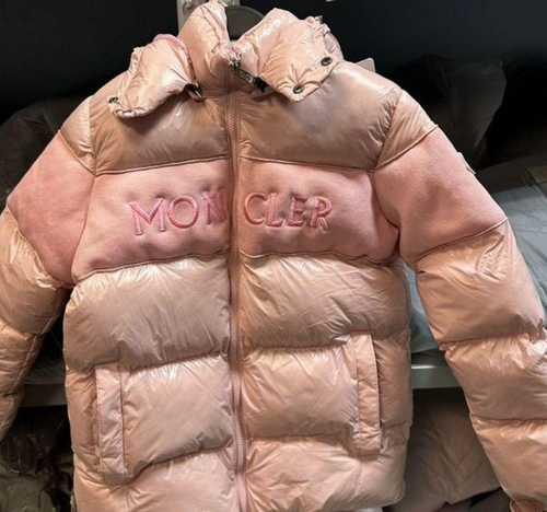 Пуховик moncler розовый