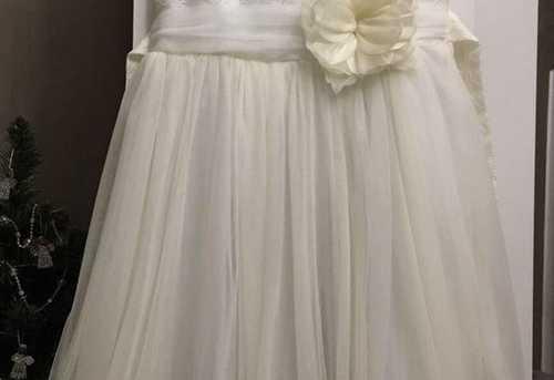 Красивое нарядное платье р.34 (122-130 см)