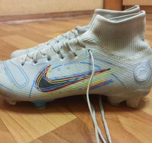 Футбольные бутсы nike mercurial