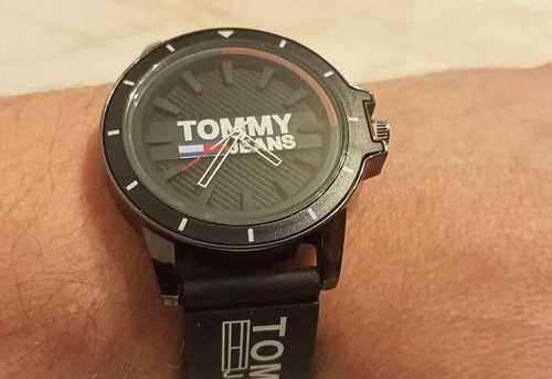 Tommy hilfiger часы черные