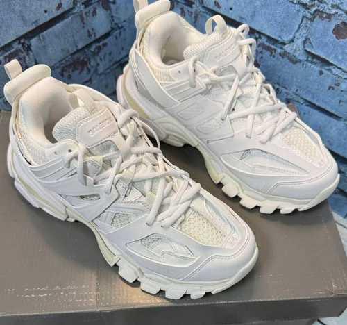 Balenciaga track 1 white