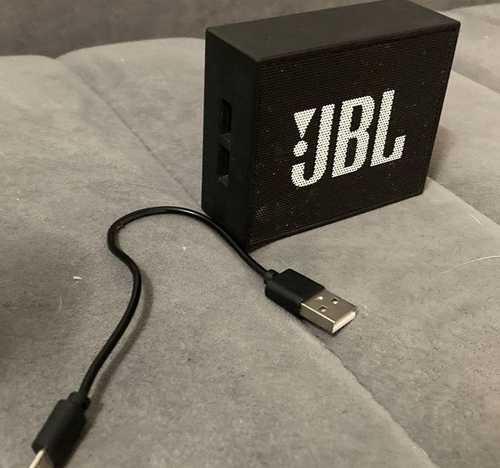 Блютуз колонка jbl go essential