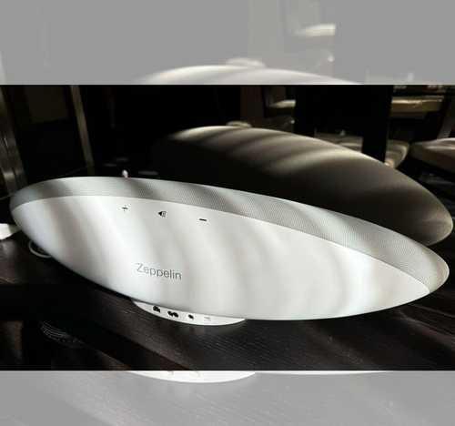 Колонка Bowers & Wilkins Zeppelin