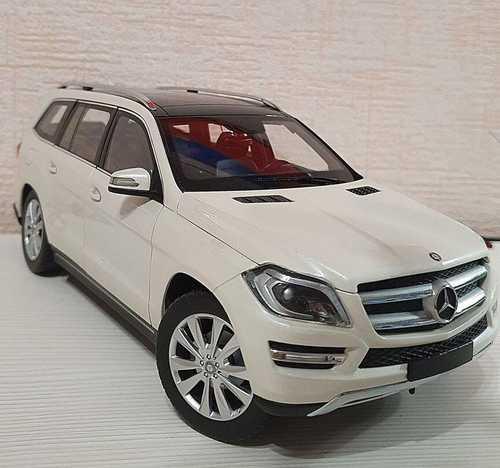 Mercedes gl 1/18 norev