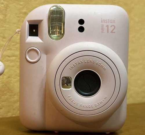 Фотоаппарат с моментальной печатью Instax mini 12