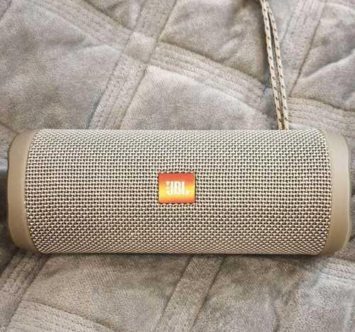 Акустические колонки jbl
