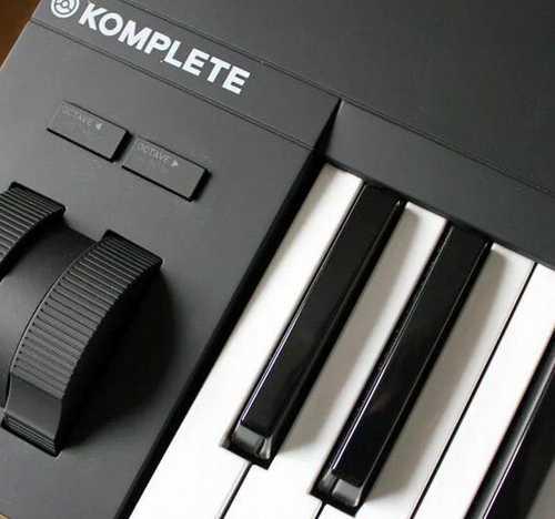 Midi-клавиатура Komplete Kontrol a 25 черный