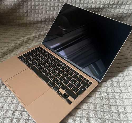 Macbook air 13 2020 i3