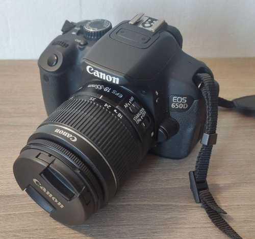 Зеркальный фотоаппарат Canon EOS 650D с объективом