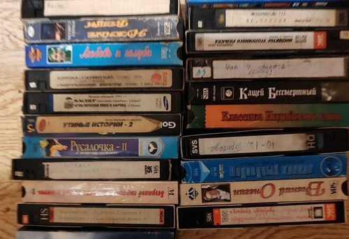 Видеокассеты VHS с фильмами.Компьютерная игра