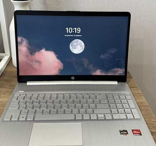 Ноутбук hp laptop 15s-eq2091ur(как новый)