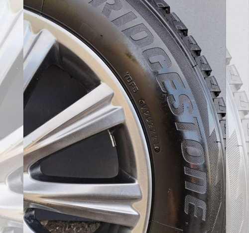 Bridgestone Blizzak DM-V2 225/65 R17