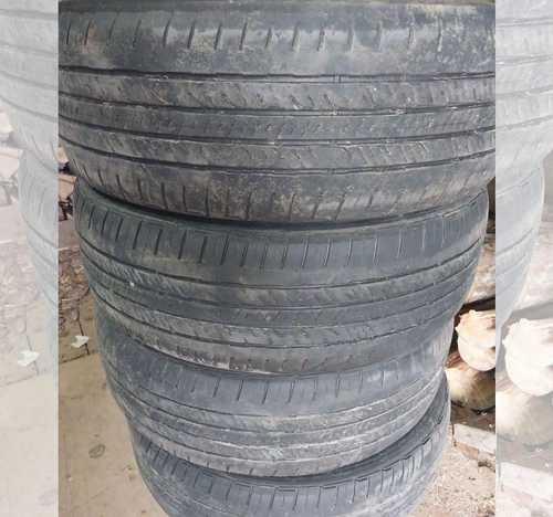 Bridgestone Dueler H/T 843 215/60 R17