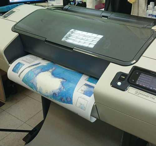 Плоттер hp designjet t790 24" Практически новый