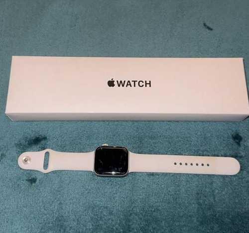 Часы apple watch se 44 mm