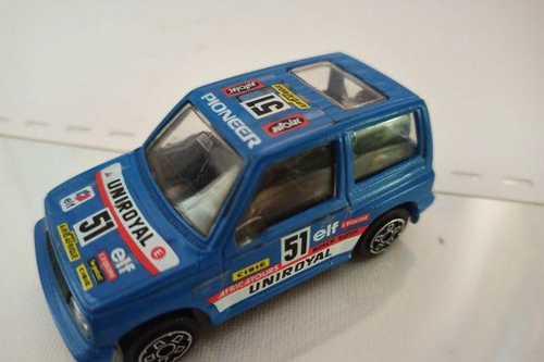 Модель Suzuki Vitara 1/43 Bburago Italy