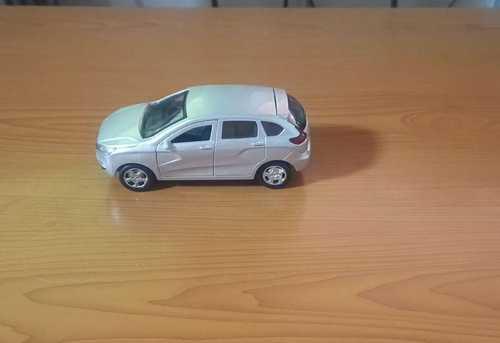 Модель LADA X-RAY 1:43
