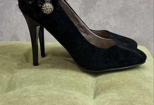 Туфли женские 37 размер черные