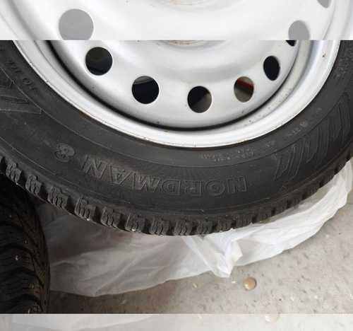 Nokian nordman 8, 215 60 17