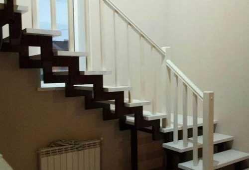 Металлокаркас П-образной Лестницы в Дом