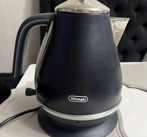 Чайник электрический delonghi