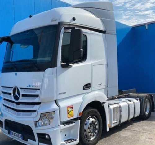 Pазбираем грузовик Mercedes-Benz Actros mpiv с 201