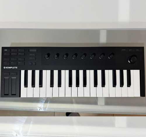 Midi-клавиатура Komplete Kontrol M32