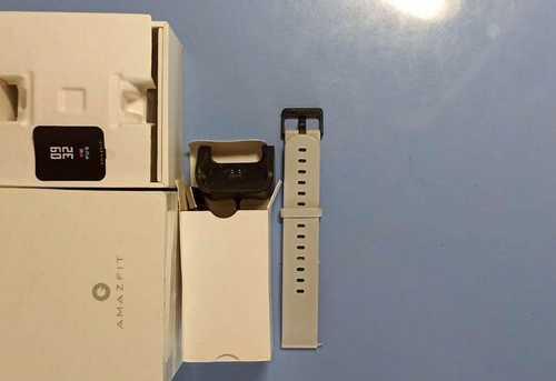 От Amazfit Bip - зарядник, коробка, родной ремешок