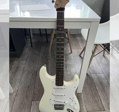 Электрогитара Fender Squier Stratocaster Bullet