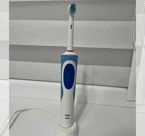 Зубная щетка oral b