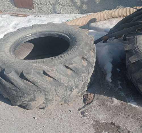 Продам передние шины JCB