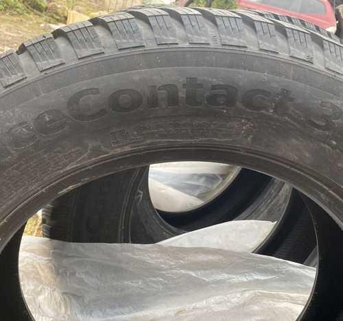 Continental IceContact 3 235/60 R18 107T