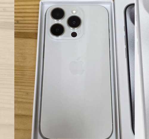 iPhone 15 Pro, 256 ГБ