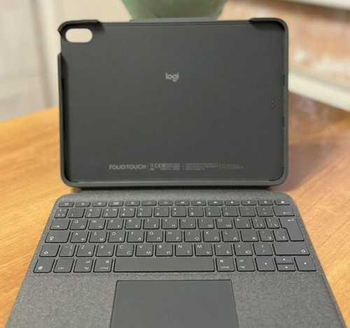 Клавиатура Logitech iPad Air/Pro Magic Keyboard