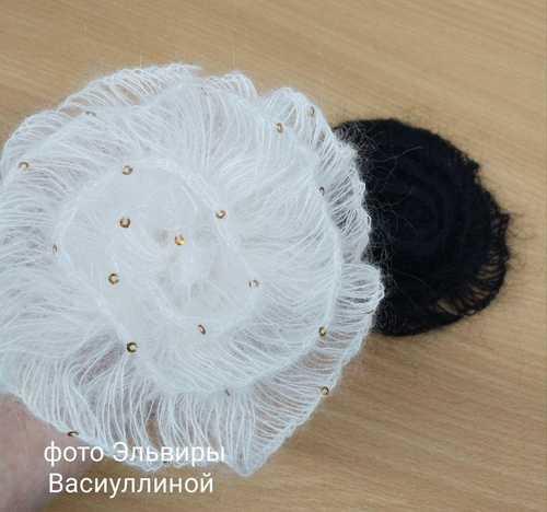 Брошь из мохера