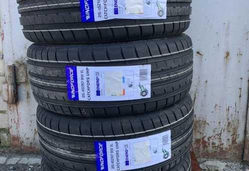 Windforce Catchfors UHP 215/45 R17