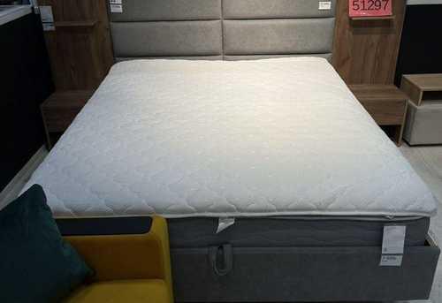 Кровать двухспальная с матрасом и тумбами
