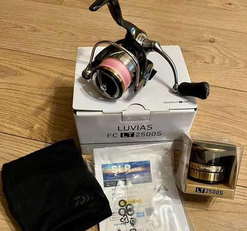 Daiwa 20 luvias fc lt 2500s с доп шпулей