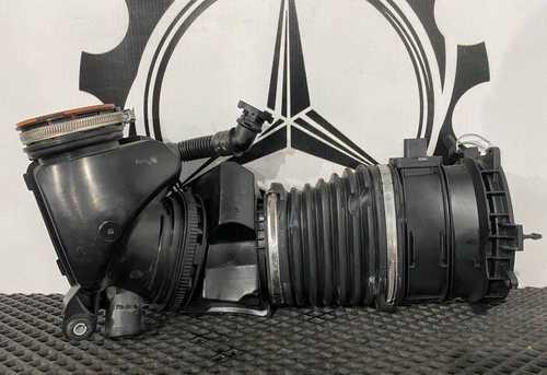 Патрубок интеркулера Mercedes-Benz E-Класс