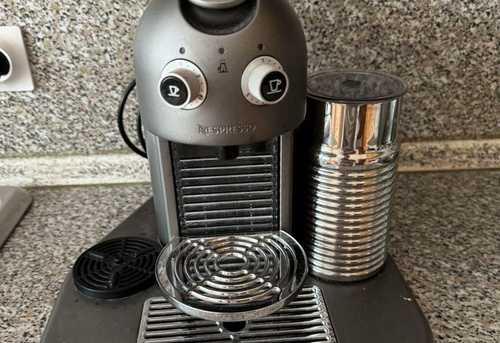 Кофемашина nespresso с капучинатором