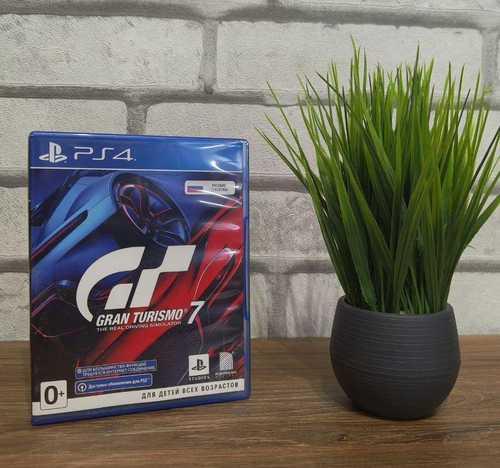 Диск Grand Turismo 7 и Call of Duty Modern Warfare