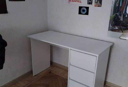 Письменный стол как IKEA
