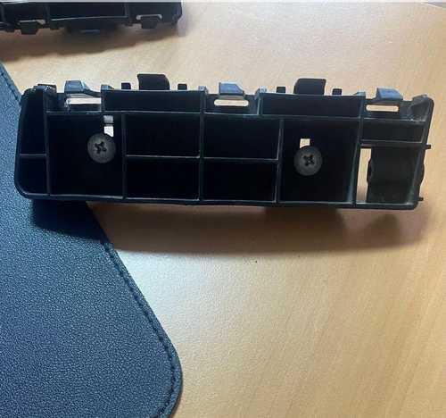 Кронштейн бампера Honda Accord 71198TL0G00 CU2 пер