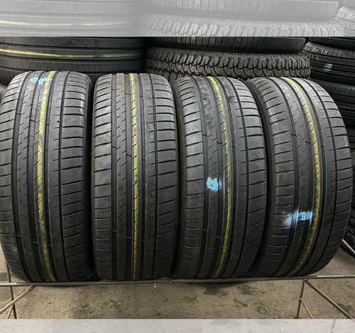 Michelin Pilot Sport 4 235/45 R18 106W