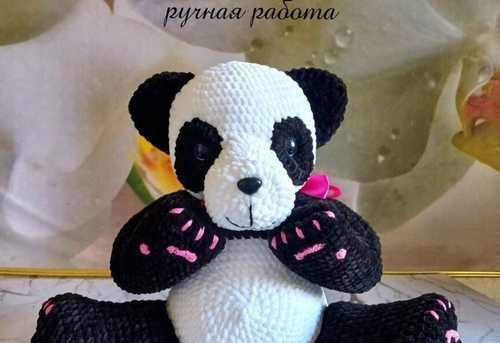 Вязаная игрушка панда ручной работы