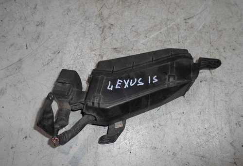 Блок предохранителей Lexus IS 200