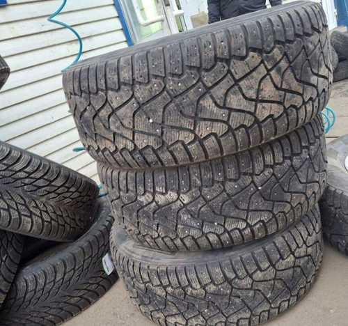 Pirelli Ice Zero 285/60 R18