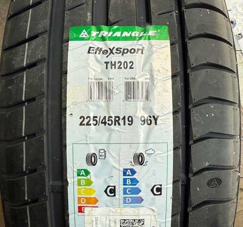 Triangle EffeXSport TH202 225/45 R19 96Y
