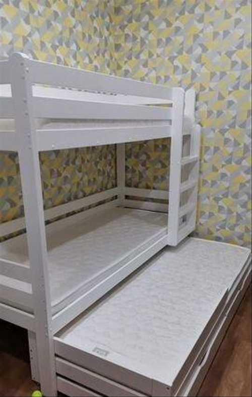 Кровать на 3 спальных места для детей